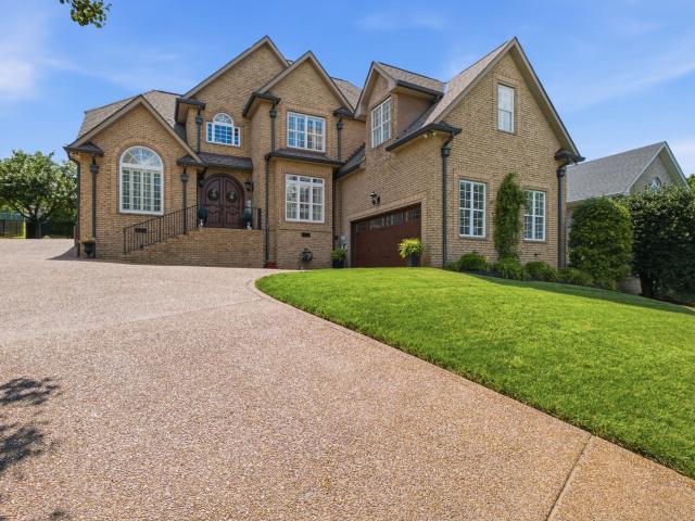 113 N Country Club Dr