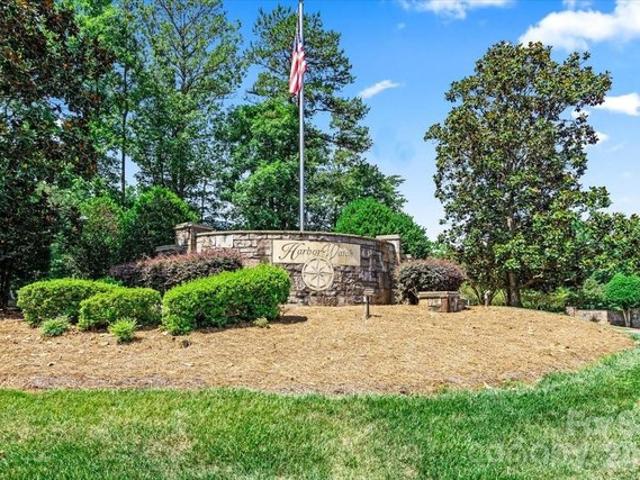 113 N Harbor Watch Dr, Statesville, NC 28677