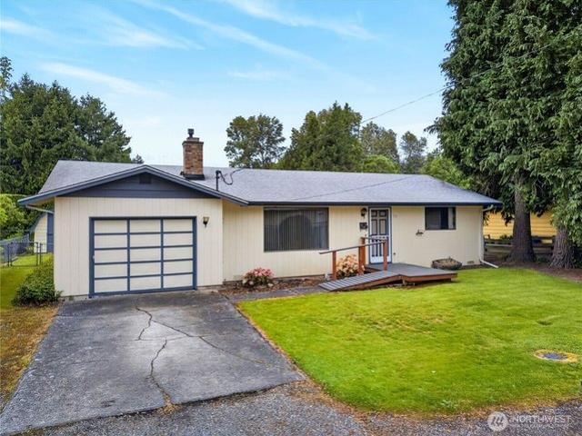 113 N Hawthorne St, Burlington, WA 98233