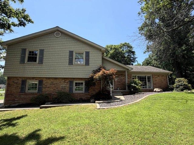 113 Northwood Dr, Mount Carmel, IL 62863