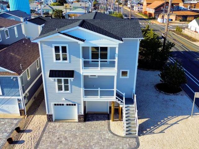 113 New Brunswick Ave, Lavallette, NJ 08735