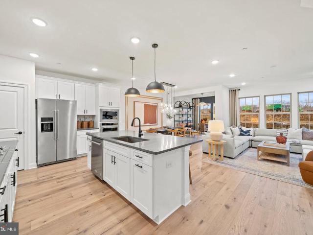 113 South Buck Tavern Way