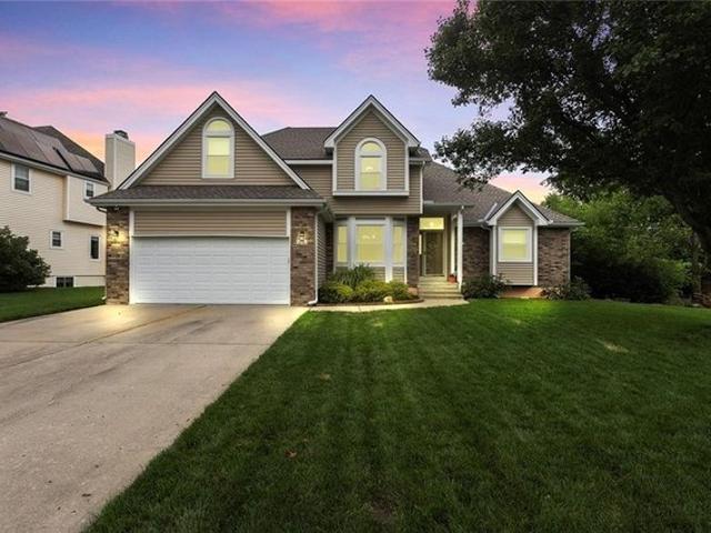 113 SE Breon Bay St, Lee's Summit, MO 64063