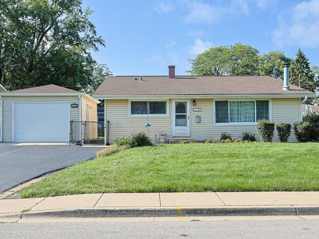 113 Siesta Rd, Carpentersville, IL 60110