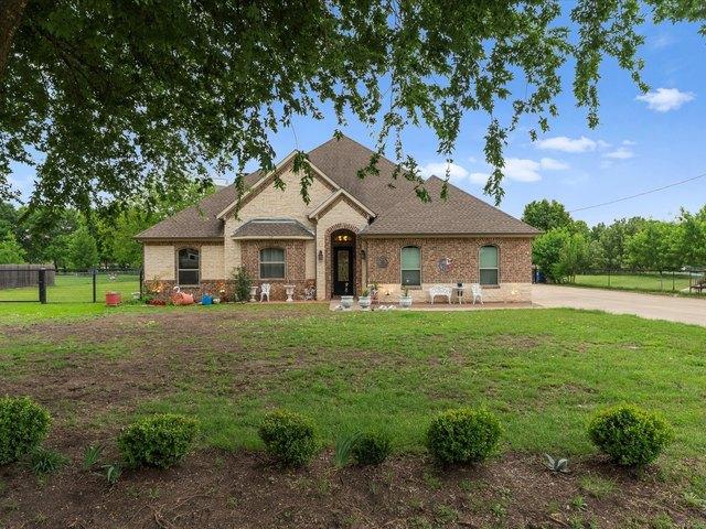 113 Silverwood Dr, Ovilla, TX 75154