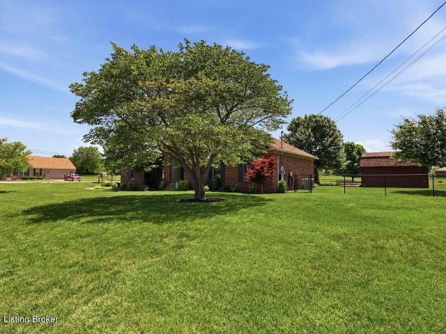 113 Spring Dr