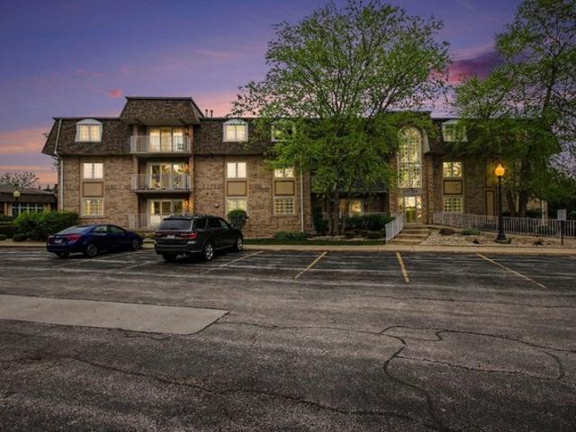 113 Swan Dr, Dyer, IN 46311