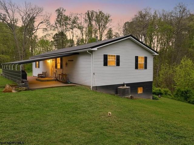113 Porter Ave, Farmington, WV 26571