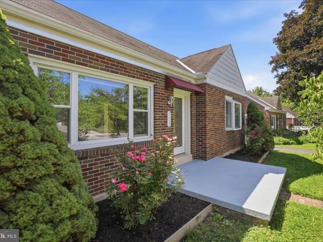 113 Penn Ave, Ephrata, PA 17522
