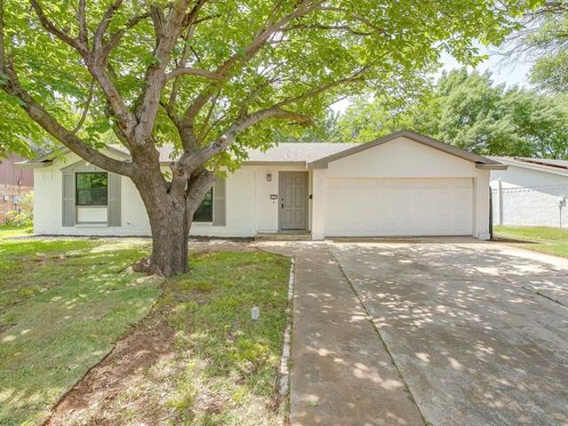 113 Quail Creek Dr, Crowley, TX 76036