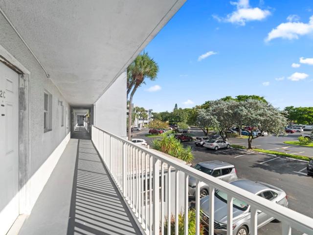 113 Royal Park Dr, Unit 2C, Oakland Park, FL 33309 | MLS #F10546