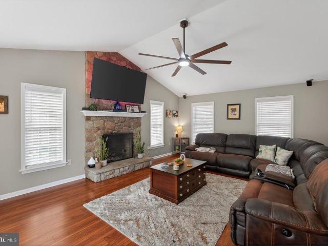 113 Rocky Glen Road