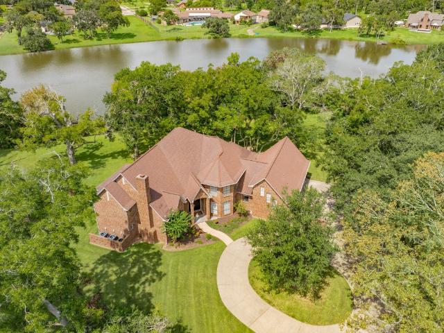 113 Rosewood St, Lake Jackson, TX 77566 | MLS #20350