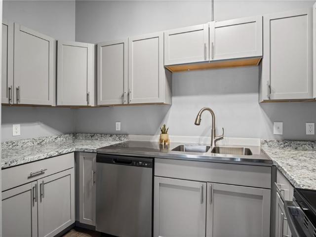 113 W 5th Street # 206