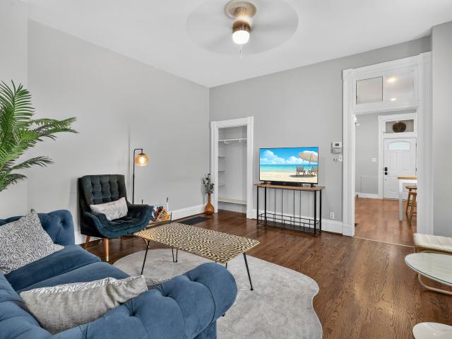 113 W 10th Street