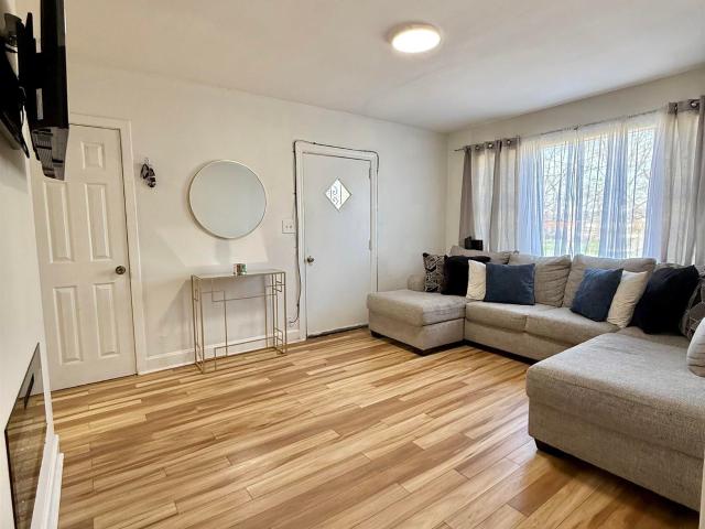 113 W 16Th Avenue