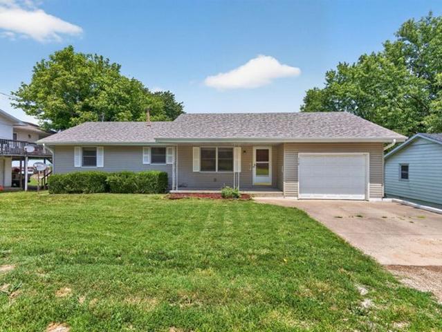 113 W Edgewood St, Crane, MO 65633