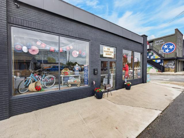 113 W Lake Avenue