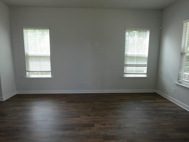 113 W Respite Lane
