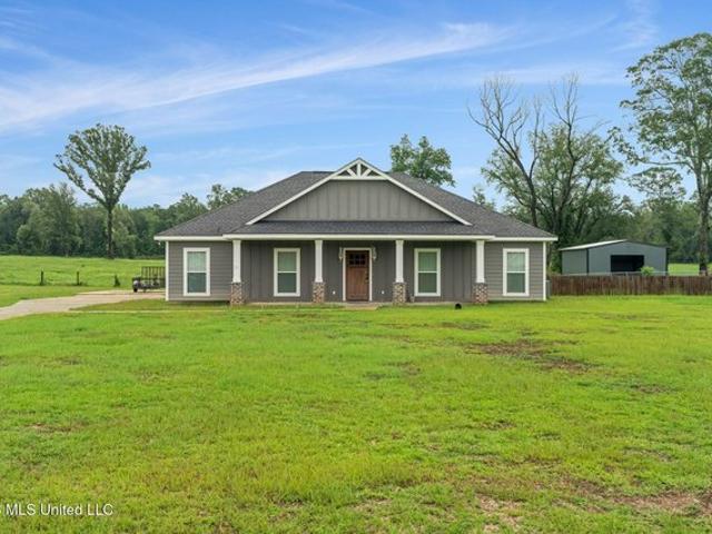 113 Water Oak Dr, Lucedale, MS 39452