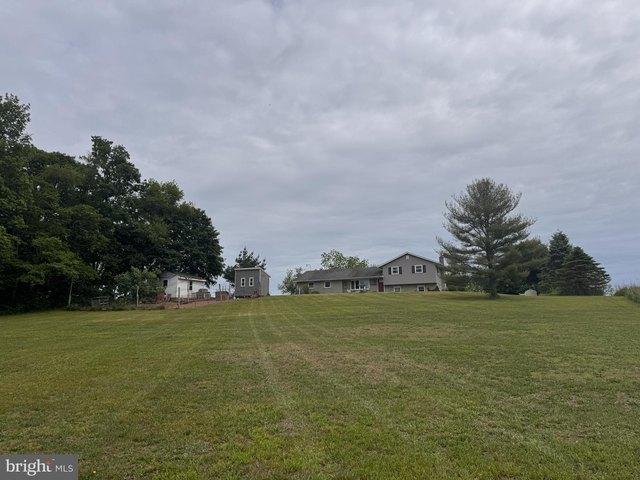 113 Walnut Rd, Hamburg, PA 19526