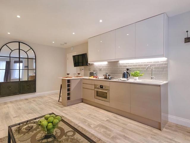 113 West End Lane, London NW6 1 bed flat to rent £3,012 pcm £695 pw