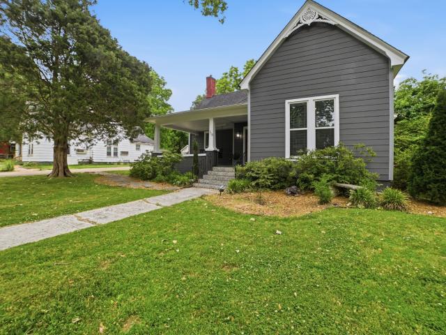 113 White St