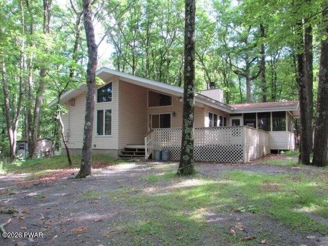 113 Widgeon Ln, Lords Valley, PA 18428