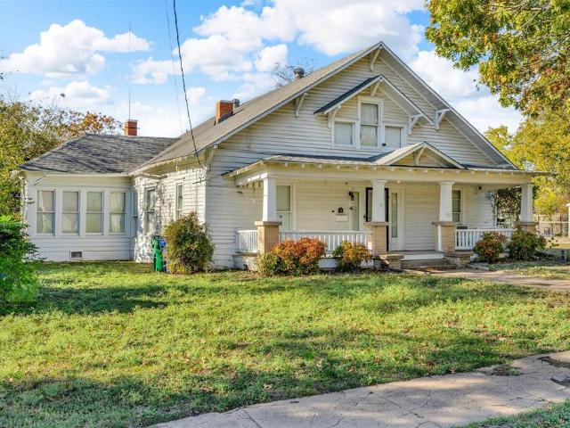 113 Williams St, Waxahachie, TX 75165 | MLS #21108 | Compass