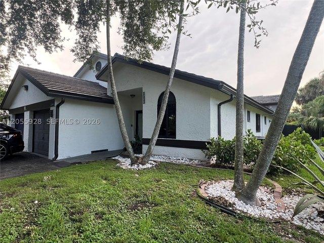 11441 NW 43rd St, Coral Springs, FL 33065