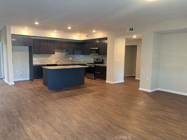 11442 Victory Blvd, Unit 403, North Hollywood, CA 91606 | MLS #SR26086