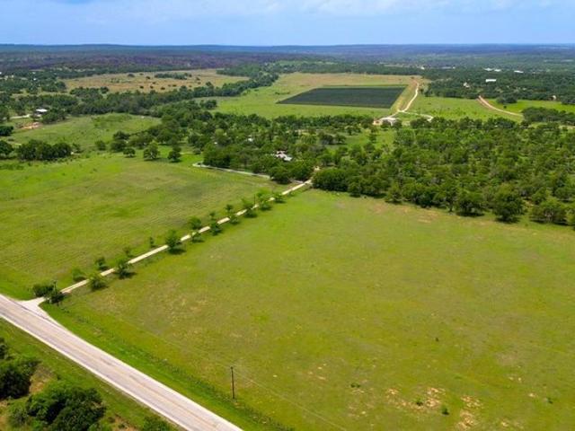 11446 N State Highway 16, Fredericksburg, TX 78624
