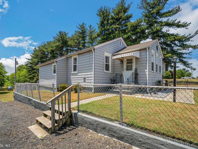 1144 Berkley Road