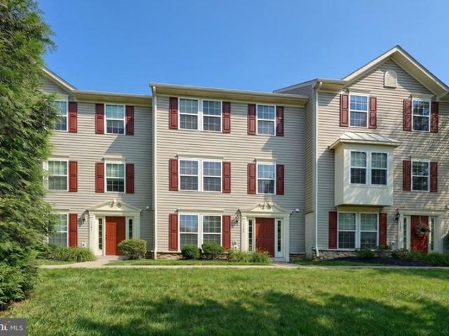 1144 Blue Bird Ln Unit 18, York, PA 17402