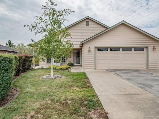 1144 Highlands Dr, Eagle Point, OR 97524
