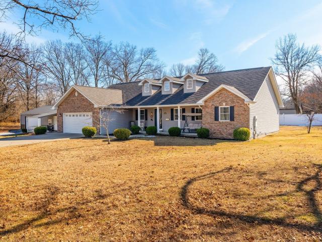 1144 W Webster St, Benton, IL