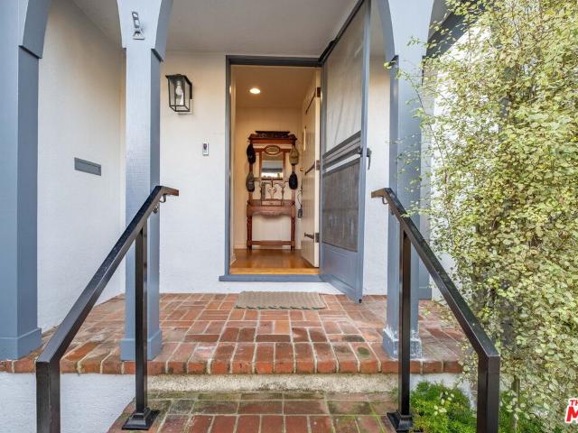 11450 Bolas St, Los Angeles, CA 90049 | MLS #26640 | Compass