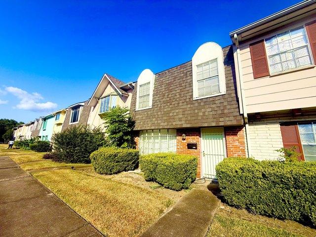 11451 Beechnut St, Houston, TX 77072