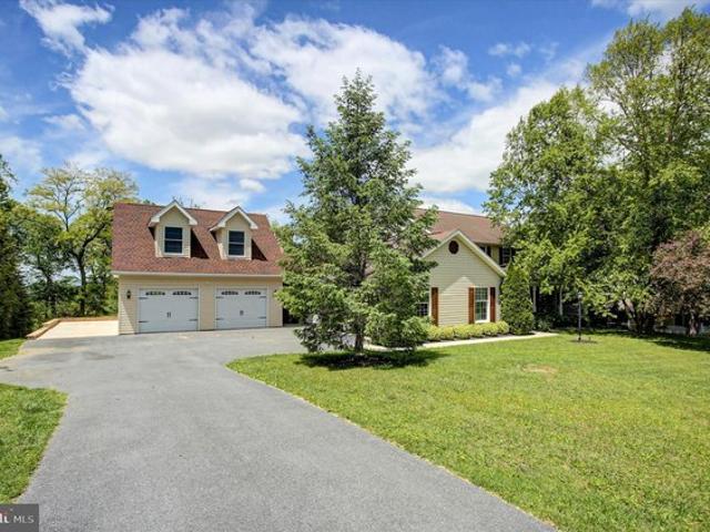 11459 Valleywood Dr, Waynesboro, PA 17268