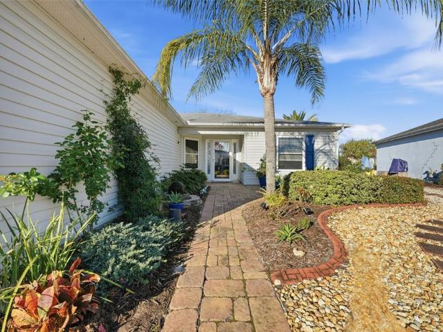 1145 Meadowbend Dr, Leesburg, FL 34748 | MLS #G5107 | Compass