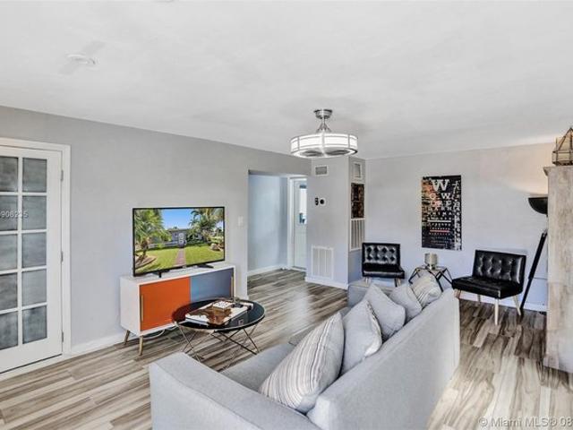 1145 NE 17th Way, Fort Lauderdale, FL 33304