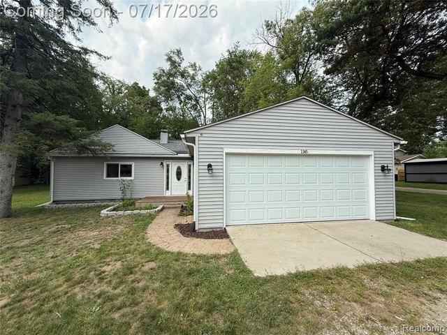 1145 Bayfield St, Orion, MI 48362
