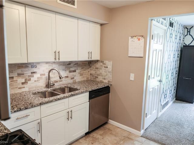 1145 Canyon View Road 102