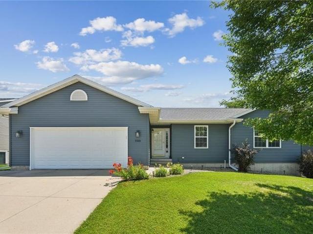 1145 Edwin Dr, Marion, IA 52302