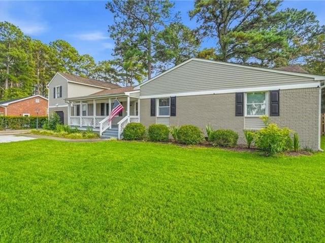 1145 Sunlight Dr, Chesapeake, VA 23322
