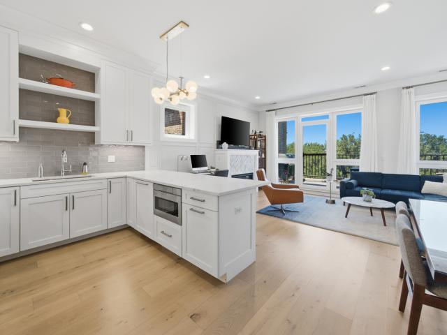 1145 W Addison Street # 3