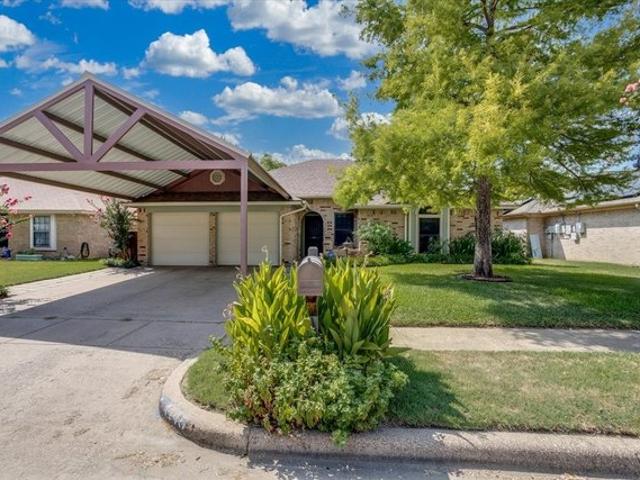 1145 West Hills Ter, Saginaw, TX 76179