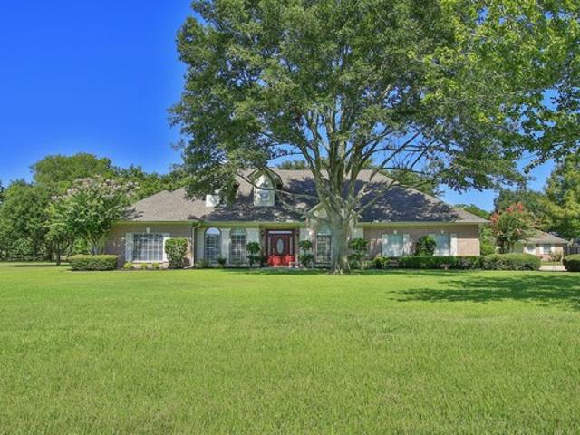 11461 Outpost Cove Dr, Willis, TX 77318