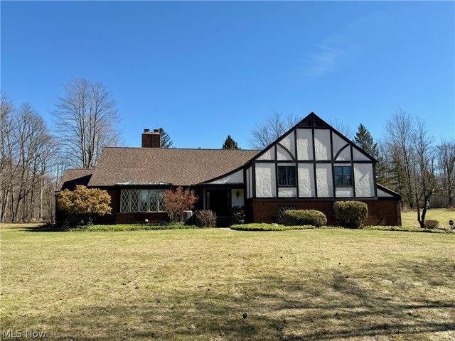 11469 Fowlers Mill Rd, Chardon, OH 44024