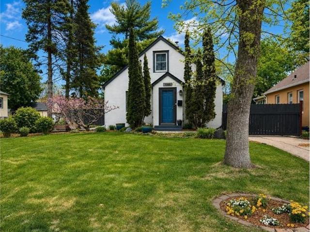 1146 Manomin Ave, West Saint Paul, MN 55118